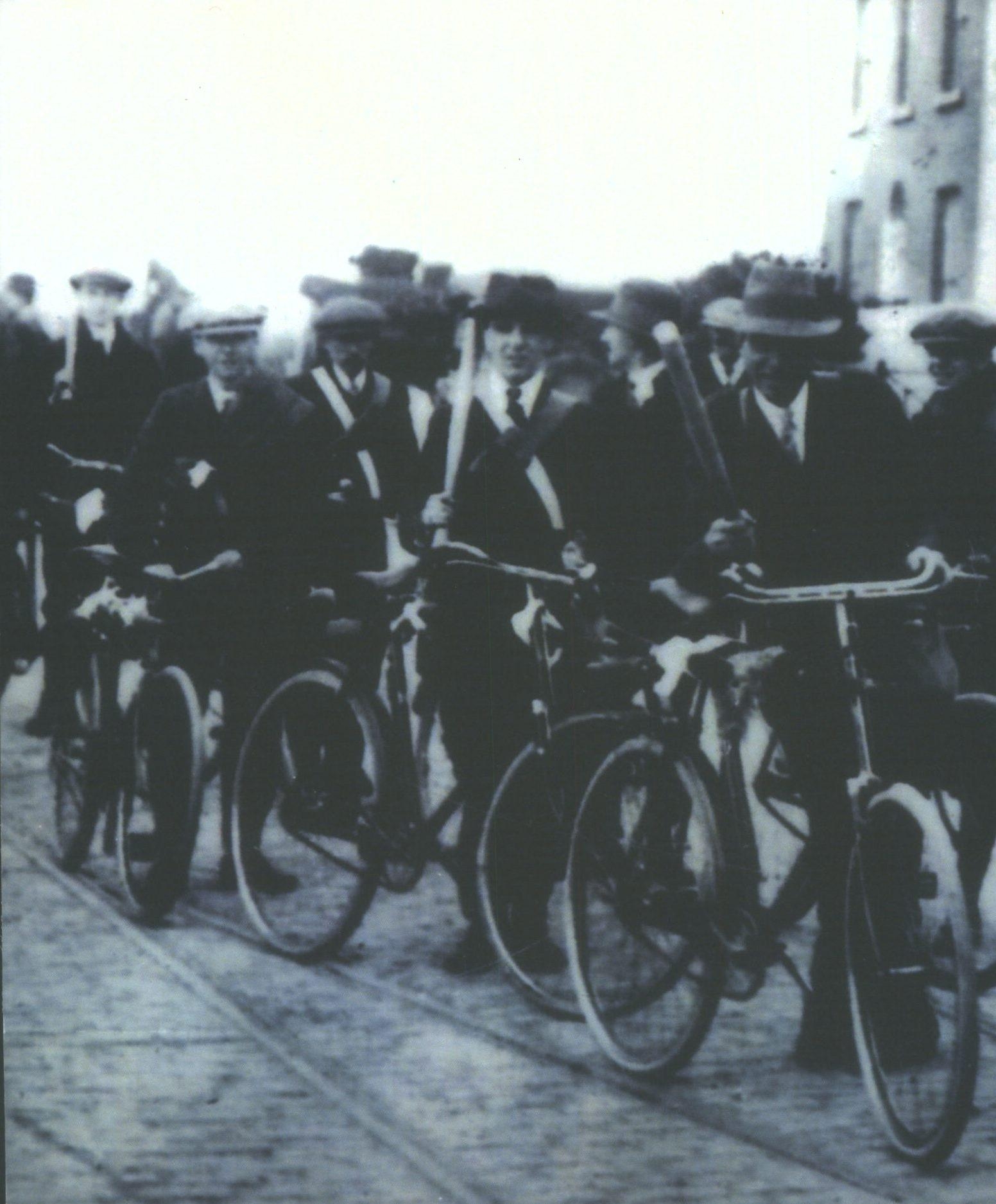 Photograph of Irish Volunteers on Their Way to Howth Gun Running ...